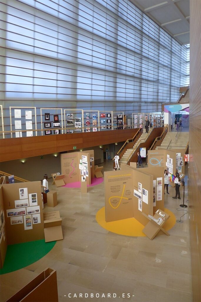 Diseña tu evento sostenible con cartón | Cardboard